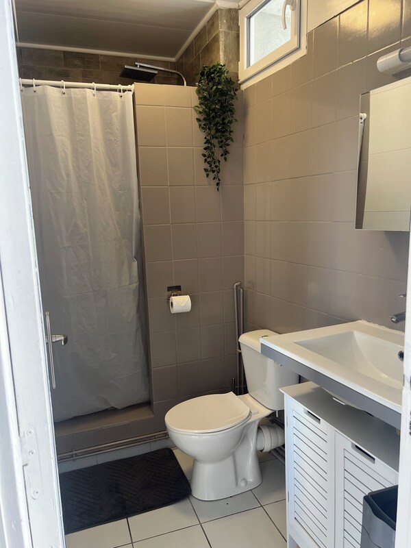 Charming, Fully-equipped Studio For 4 People - Pont-Saint-Esprit