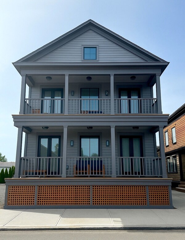 Brand New Construction! 2 Bed/1 Bath W/ Private Deck Off Broadway Downtown Newport - Newport, RI