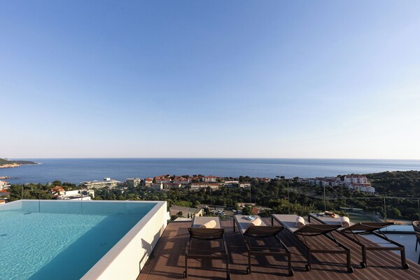 Luxurious 6-bedroom Villa With Rooftop Saltwater Pool, A/c, In  Dubrovnik - Cavtat