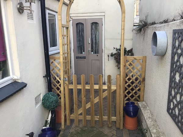 Casa-de Lujo-baño Privado-vista Al Patio - Felixstowe