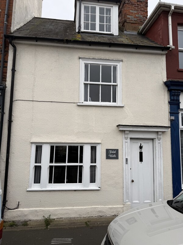 Tidal Walk Cottage By The Sea - Felixstowe