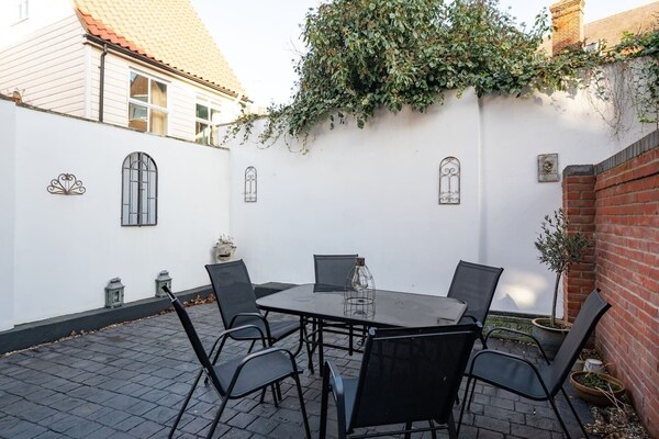 Juniper House By The Sea - Harwich