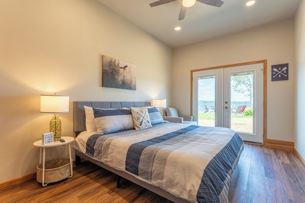 Sandy Point Resort, Lakeside 2br Modern Escape - Ely, MN