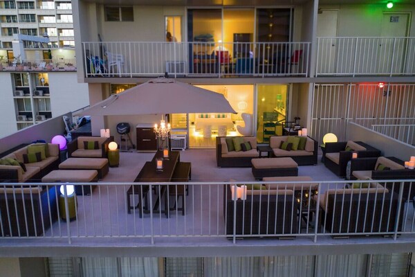 Coolest Condo In Building W/ Views! - Honolulu, HI