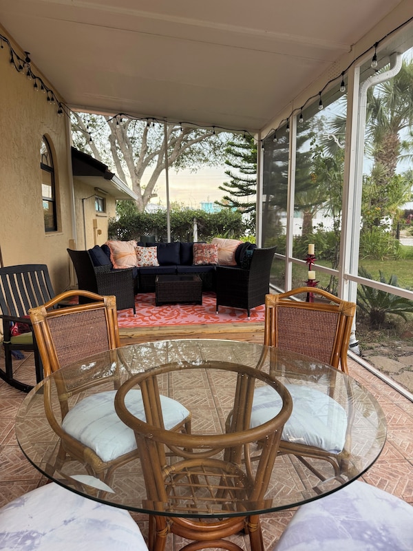 Zephyr House In Zeus Park - Walk To Beach & Dining, Game Room, Screen Patio Boho - Hobe Sound, FL