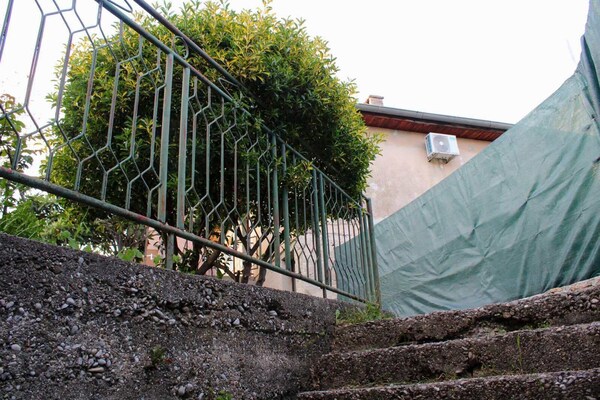 Nanas House- Entire Old House With Private Yard - Mostar
