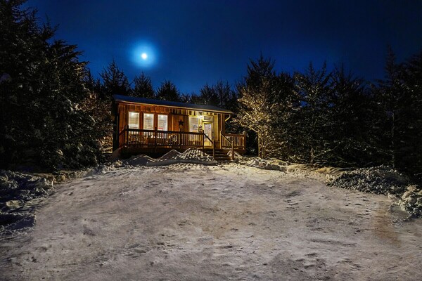 Ranch Cabin W/hot Tub. Communal Sleeping 2 Queen + Full Trundle. Pet Friendly! - Nebraska