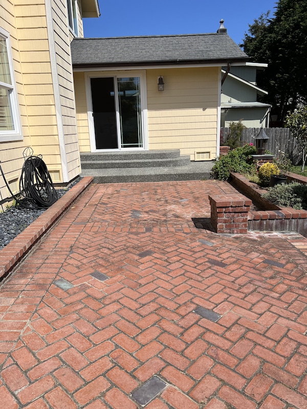 Coastal Charm 4 Bedroom 2.5 Baths 1800 Sq. Ft. In Brookings, Or. - Brookings, OR