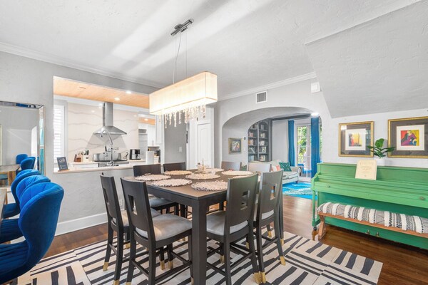 2 Mansions! Htd Pool, Hot Tub, Sleeps 22, Fire Pit - 棕櫚灘