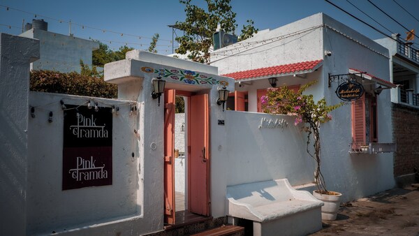 Charming 1-bedroom Villa In Delightful Lucknow With Ac - Lucknow