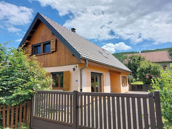 Scandi Cozy 3-bedroom Chalet With Enclosed Garden Near The Alsace Wine Route - Soultzmatt