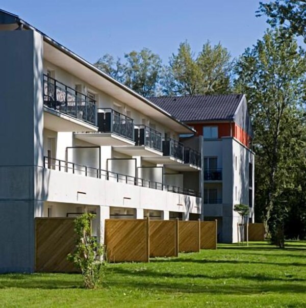 Modern Retreat Near Lake Geneva & Jura Trails, Perfect For Outdoor Adventure! - Divonne-les-Bains