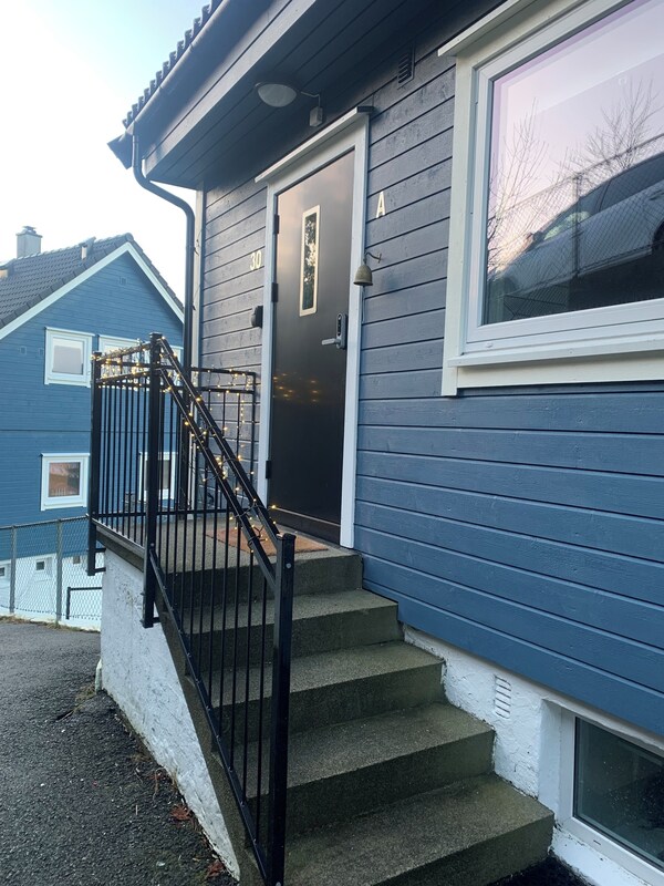 Cosy House With Sunny Balcony, Mountains And Fjord View! - Bergen