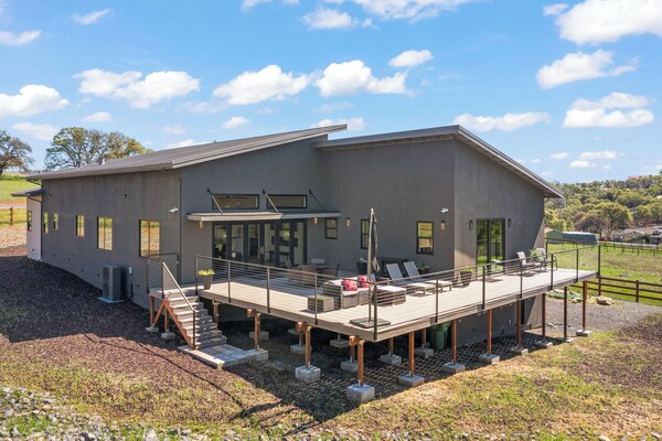 New Luxury Home In The Heart Of Copperopolis - Copperopolis, CA