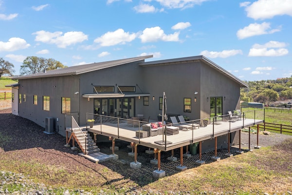 New Luxury Home In The Heart Of Copperopolis - Copperopolis, CA