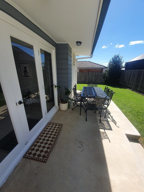 Carisbrook Cottage Is A Beautiful, Cosy, Pet Friendly Home 2 Blocks From The Cbd - Armidale