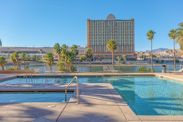 3 Bdr Riverfront Resort W/pool, Spa, Dock & Launch! - Laughlin, NV