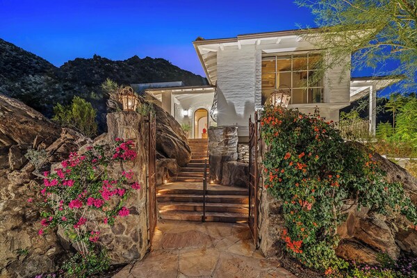 'Somerset Ranch' 6 Br, 28 Acre Hillside Retreat - Idyllwild-Pine Cove, CA