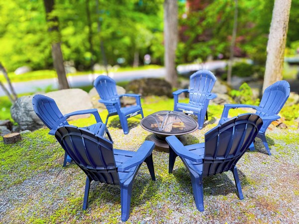 Hideout Cottage-spacious Sleeps 13+big Deck+smart Tvs+fire Pit+game+kayaks+bikes - Lake Ariel