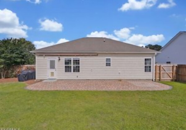 Centrally Located/beach&downtown! Family-friendly W/pool Across St/pet Friendly! - Bald Head Island, NC