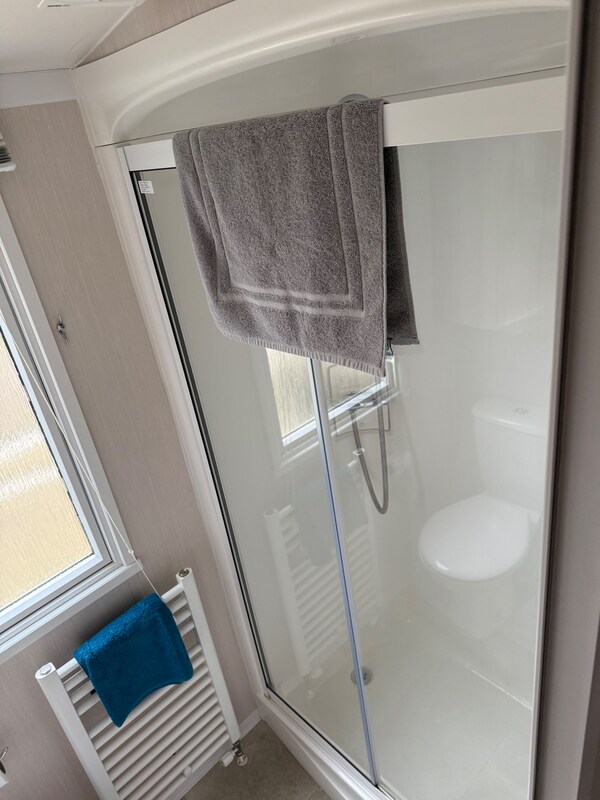 Cedar Lake Apartment Retreat - Skegness