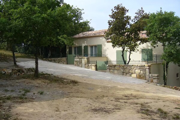 Maison Avec Terrasse  Nature Et Tranquillité - Allègre-les-Fumades