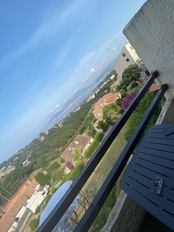 Studio 2 Personnes Vue Mer Avec Piscine Dans Résidence à Porticcio . Corse . - Porticcio