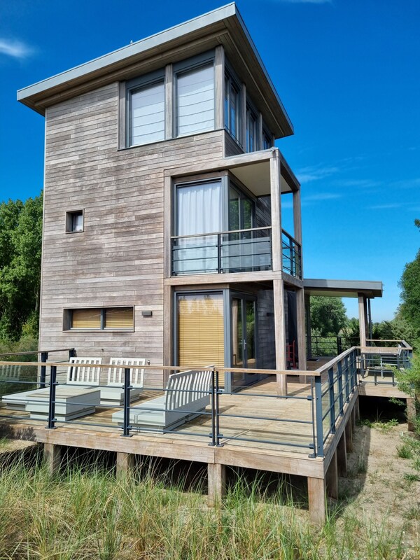The Only 8-person Villa At Punt West With Three Floors, Spectacular Views And Multiple Terraces Around The House. - Ouddorp