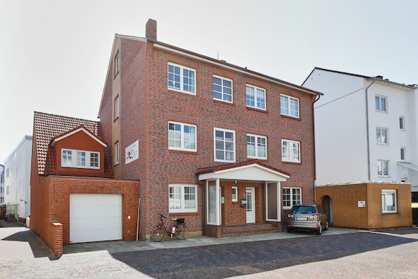 Bright And Cozy Vacation Apartment Close To The Main Beach. - Borkum