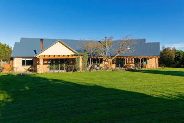 Awatea Country Views - Gather Friends And Family And Relax With Country Views. - New Zealand