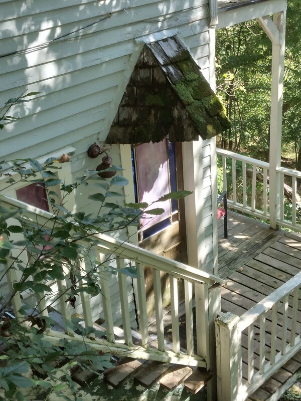 Secluded Downtown Studio Apartment With A View In Eureka Springs - Eureka Springs, AR