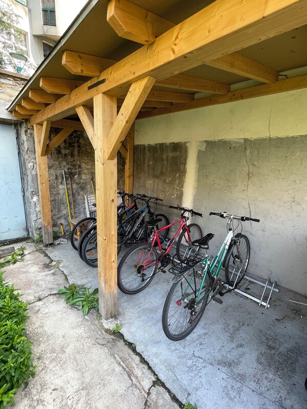Quiet Downtown Location! 6th Floor, Unobstructed View! - Gentilly