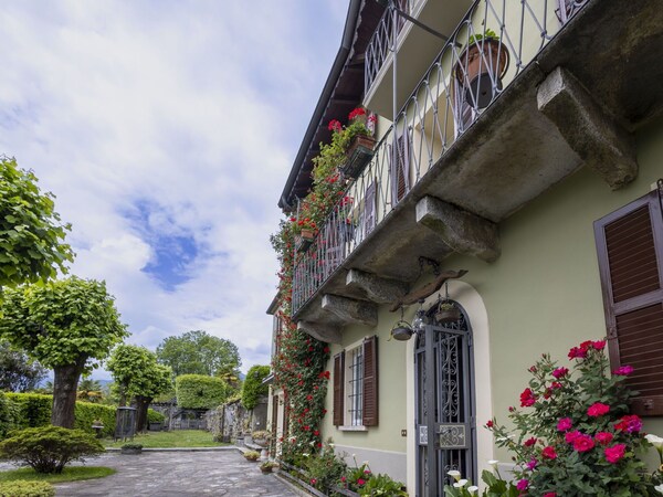 Wunderbares  Ferienhaus Für 4 Personen Mit  W-lan, Tv, Innenhof, Haustiere Erlaubt Und Parkplatz - Ghiffa