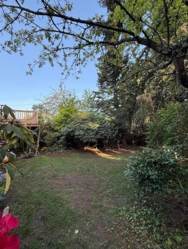 Beautiful 3 Bedroom Shoreline Guesthouse - Kirkland, WA