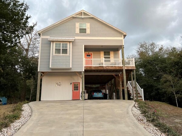 Isle Be Back - Central Ei - Beach Front Parking - Emerald Isle, NC