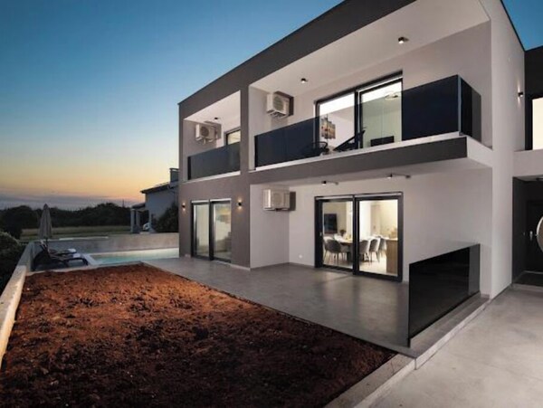 Twin Villa 2 - Banjole