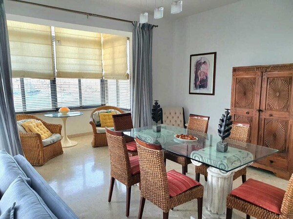 Waterfront Panorama Massive Three Bedrooms Flat - Valletta, Malta