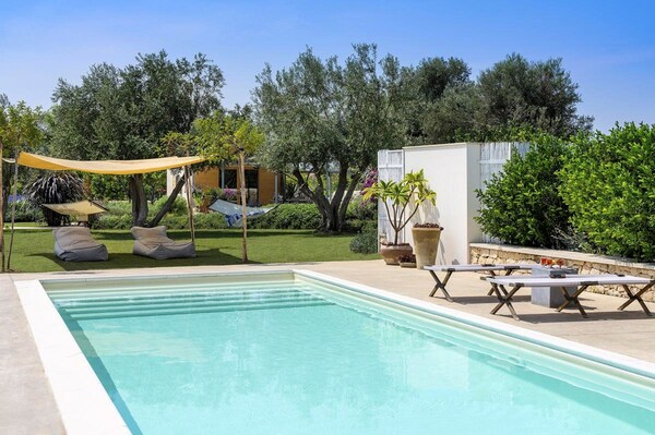 Central House With Beautiful Views And Heated Pool - Avola