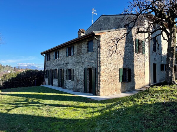Country House In Custoza: A Corner Of Paradise Just A Stone's Throw From Verona - Castelnuovo del Garda
