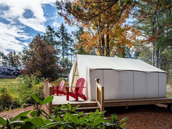 Cozy Lakeside Glamping For Couples! Explore The Adirondacks, Outdoor Pool! - Adirondacks