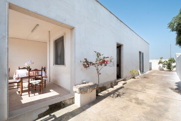 Holiday Home 'Villa Respiro Azzurro' With Private Garden And Air Conditioning - Torre Lapillo