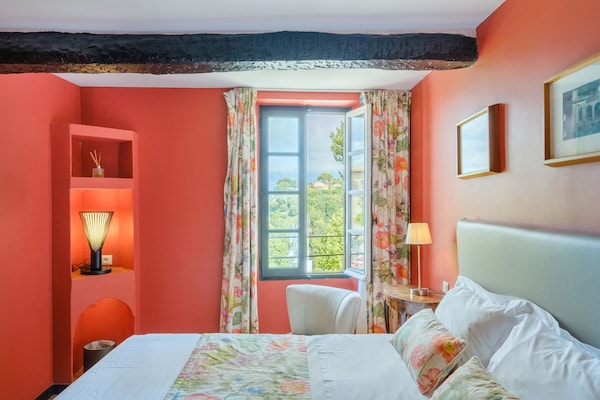 Chambre D'hôtes 'Coquelicot - Le Grimaldi' Avec Vue Sur La Montagne, Wi-fi Et Climatisation - Antibes