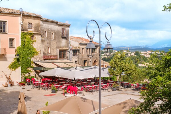 Ferienwohnung 'Chambre Colibris - Le Grimaldi' Mit Bergblick, Wi-fi Und Klimaanlage - Cagnes-sur-Mer