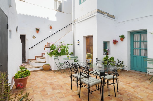 Apartment 'Lucero' With Shared Garden, Wi-fi And Air Conditioning - Carmona