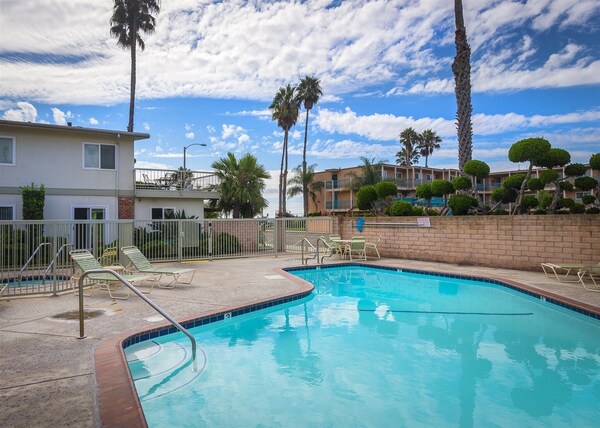 New! Beautiful 1 Bed Beach Condo #224 - Carpintería, CA