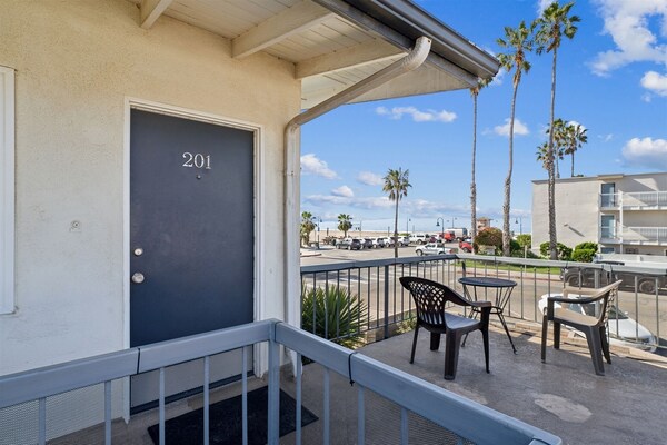 New! Beautiful 2 Bed Beach Condo #201 By Sunset Shores Condominiums - Carpintería, CA