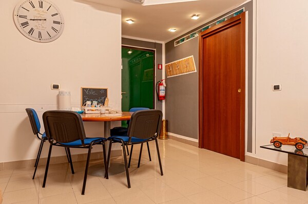 Room 'Valle Benedetta' With Wi-fi And Air Conditioning - リボルノ