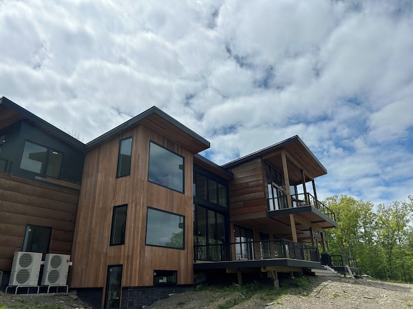 Luxury Estate With A Lakeview - Where Elevation Meets Imagination - Ithaca, NY