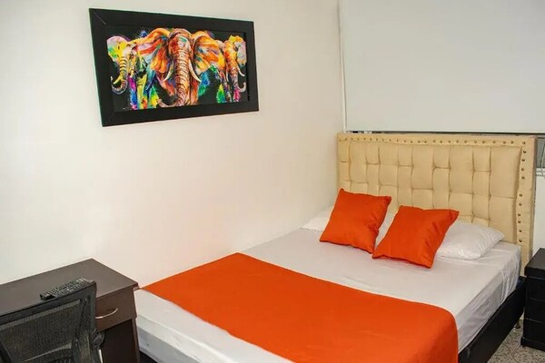 Hotel Flamante Bulevar- Quadruple Room With Bathroom 2 - Bogotá