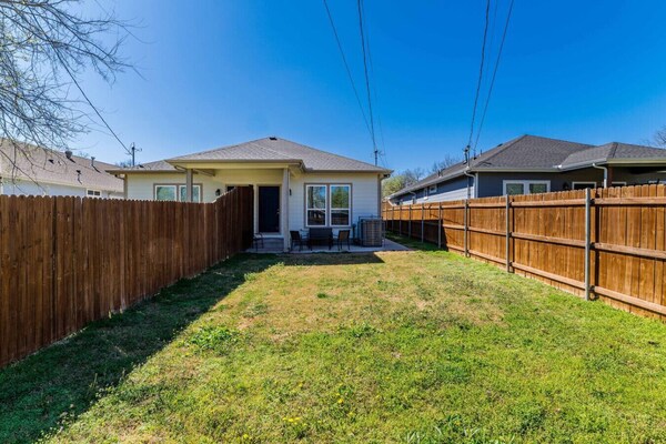 Sleeps 10+kingbed+backyard+stockyards+free Parking - Fort Worth, TX
